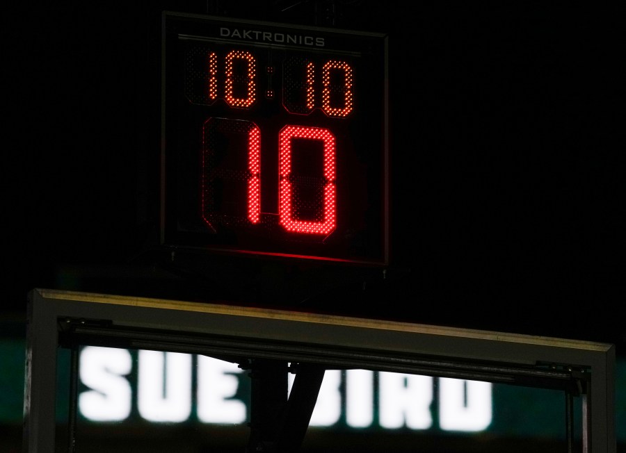IHSAA debating addition of shot clock for varsity basketball games