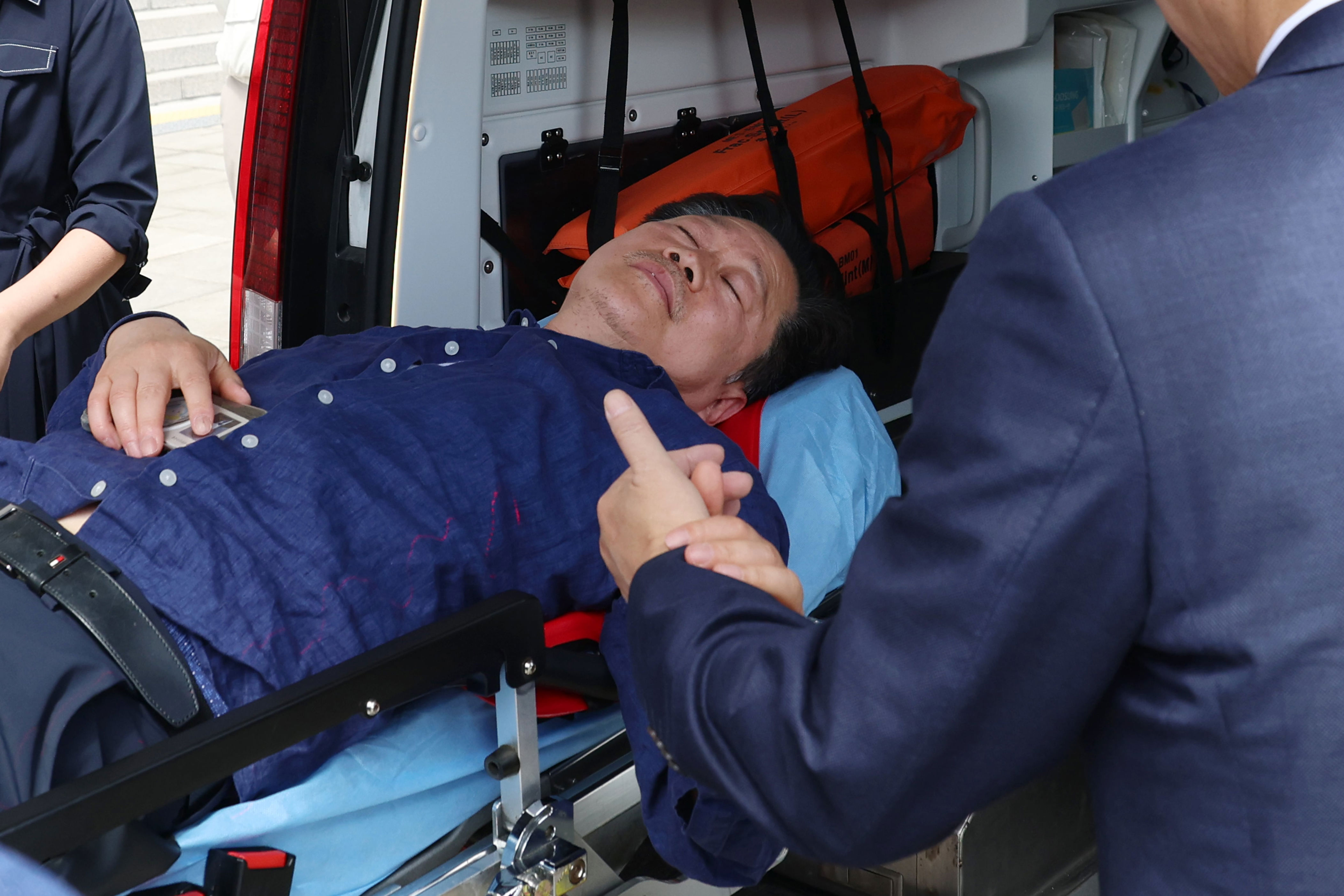 Democratic Party's Ahn Ho-young hospitalized after 12-day hunger strike