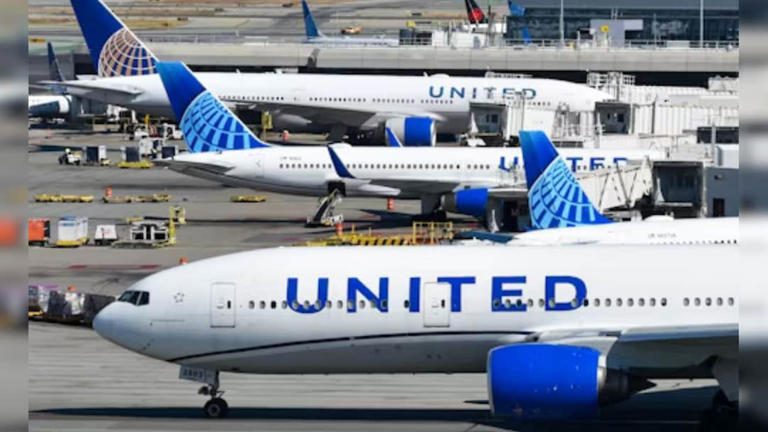 United Airlines cuts 2026 forecast, trims flight capacity as jet fuel ...