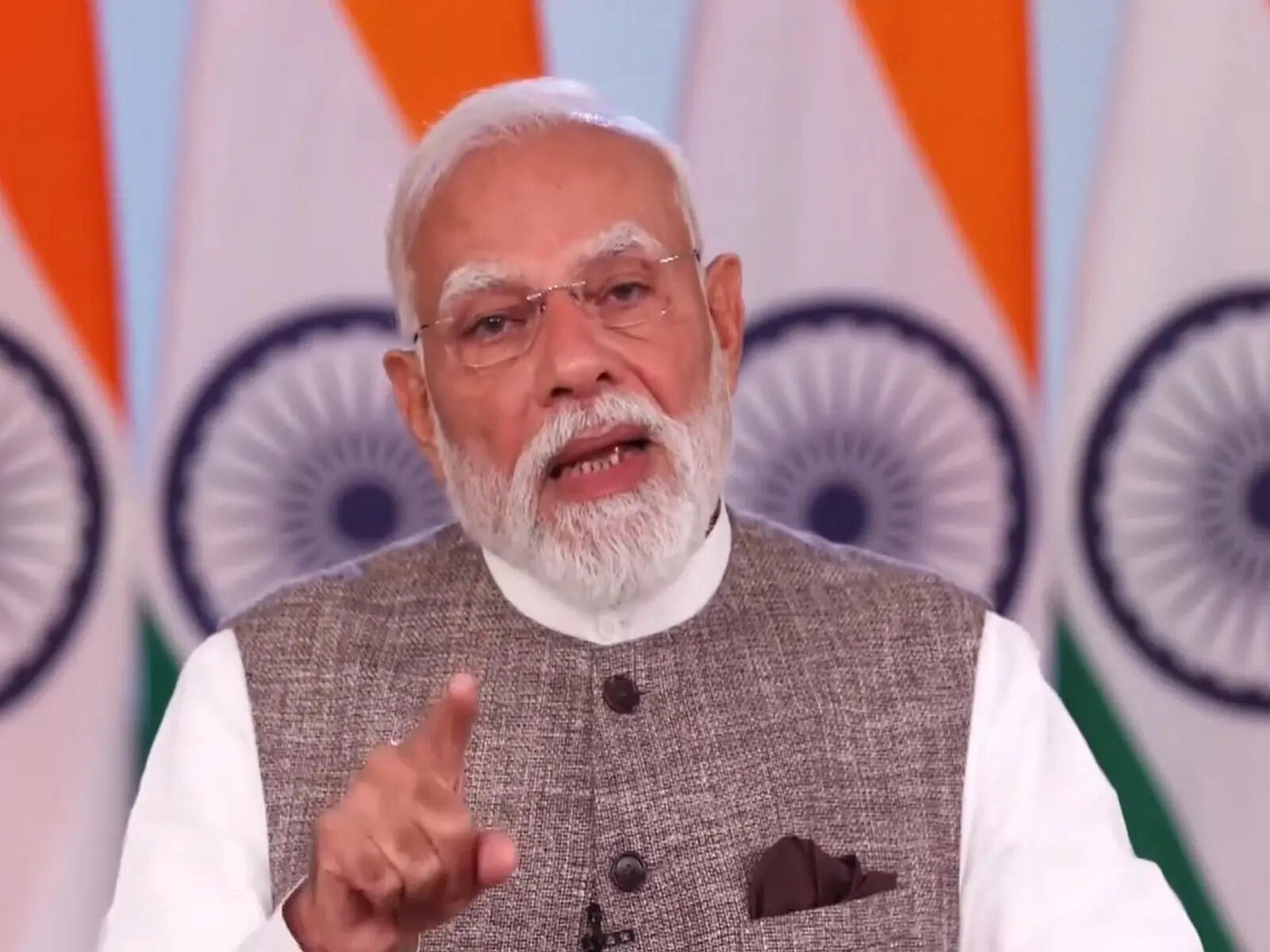 'Nagrikdevo Bhava' must be at heart of every decision: PM Modi to over ...