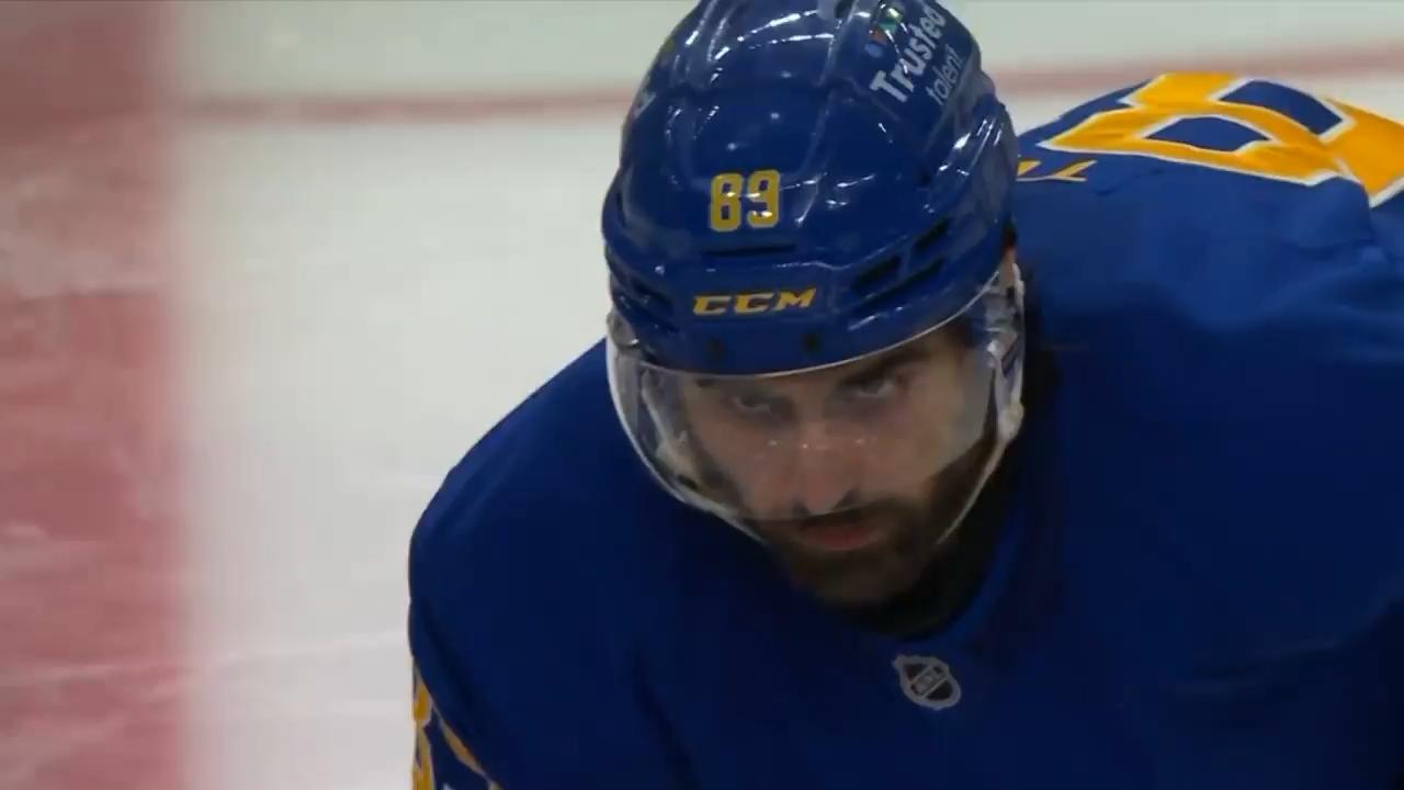 Arvidsson scores twice as Bruins beat Sabres to level series