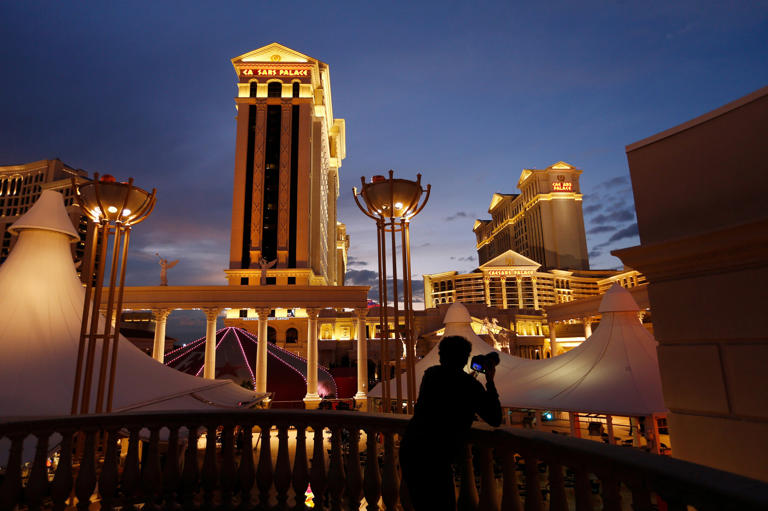 Caesars awaits approval to oversee Westgate SuperBook operations