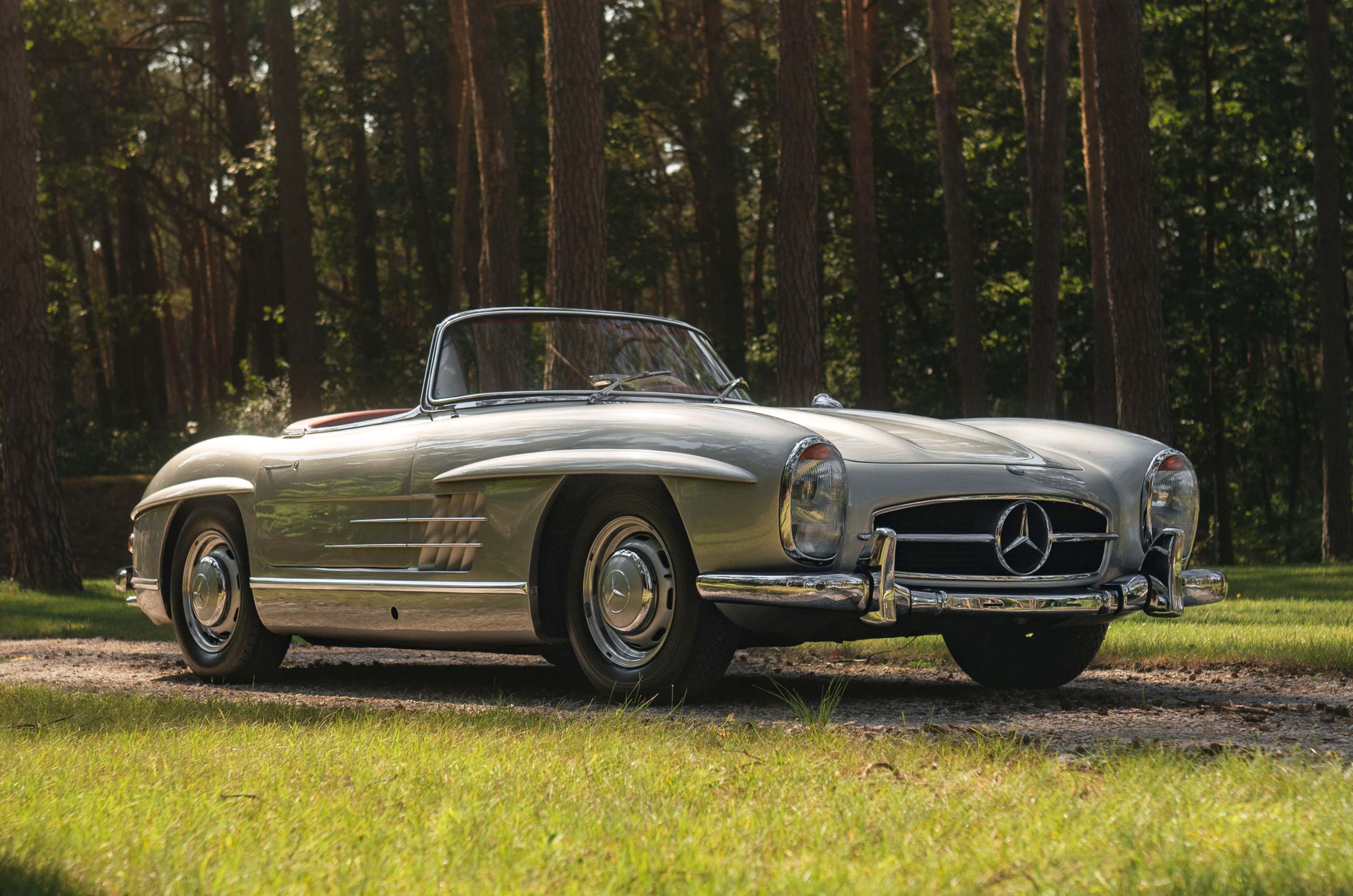 16 dream classic cars for sale in Monaco this week