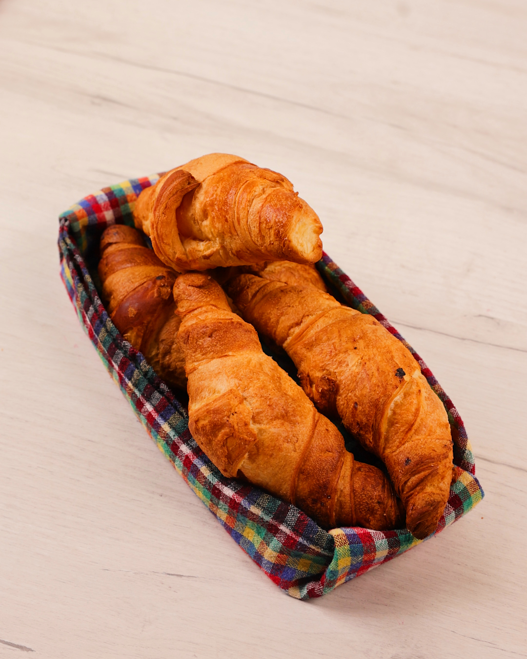 Un magnifique panier de petit déjeuner fait maison 🧺🥐