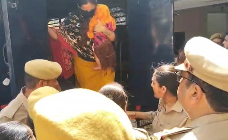 Must be hanged: Meerut 'blue drum' victim's mother breaks down in court