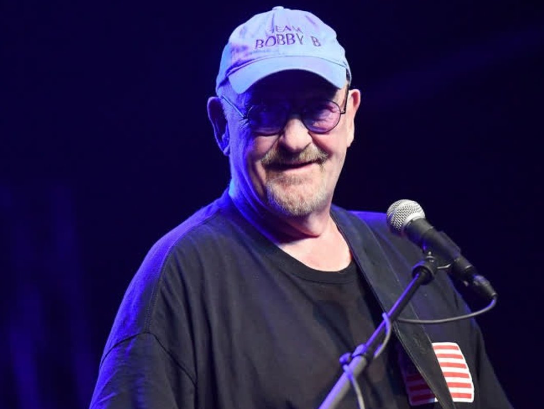 Rock legend Dave Mason has died
