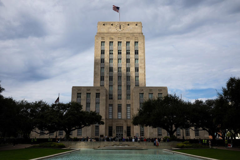 Houston City Council approves gutting policy limiting ICE cooperation ...