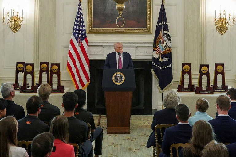 Donald Trump in awkward moment with American students after bragging ...