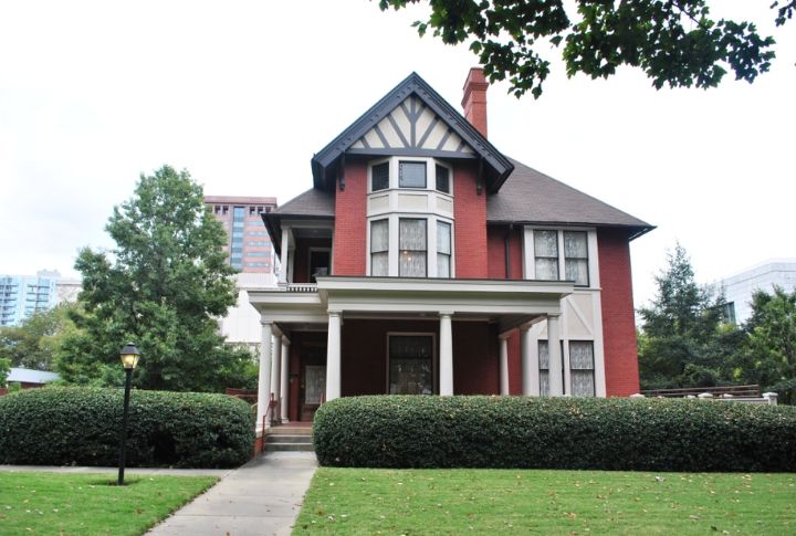 Journey through 25 legendary literary locations in America