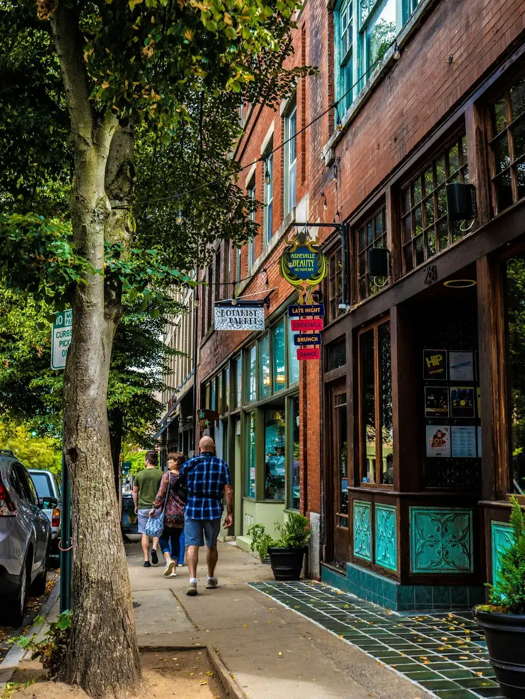 12 senior-friendly cities boomers prefer for great food and dining variety
