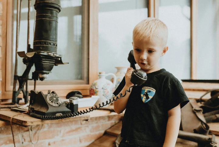 20 forgotten norms that feel alien to 2000s kids