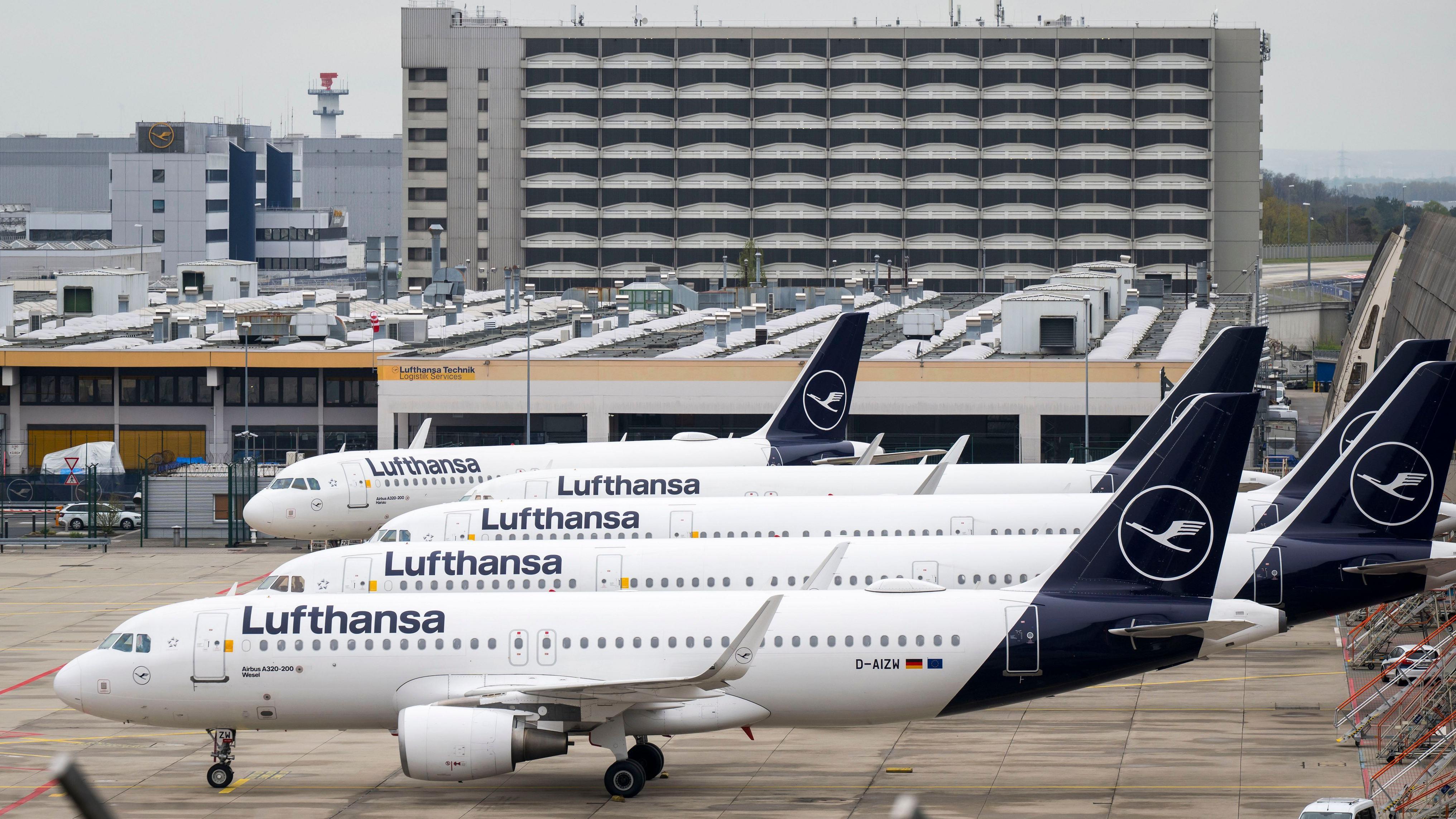 Lufthansa cuts summer flights as fuel prices surge
