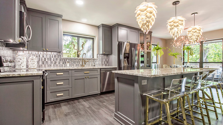 HGTV star-approved kitchen cabinet colors to consider using in your home
