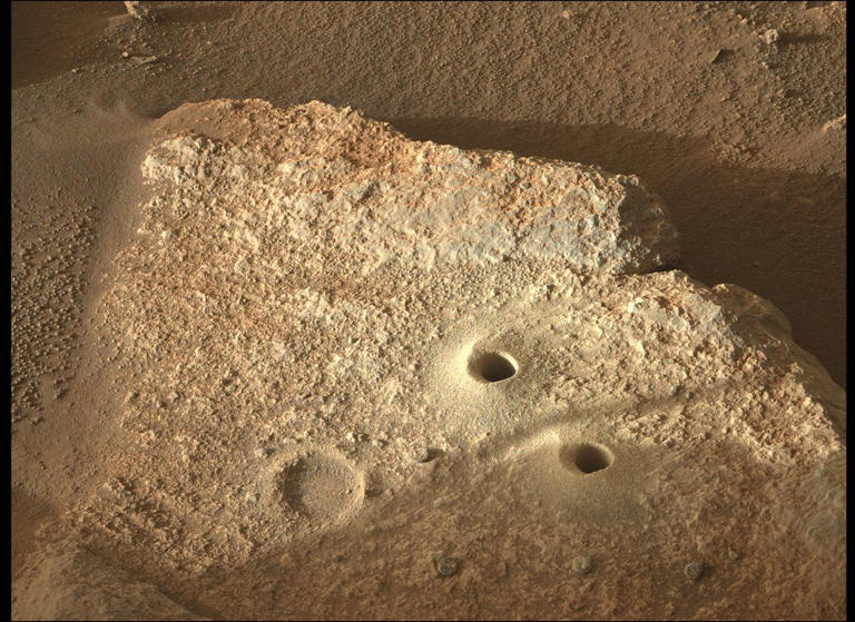 NASA Curiosity rover detects new organic compounds, strengthening case ...