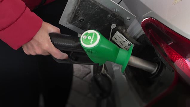 UK inflation accelerates after Iran war drives sharp rise in fuel prices
