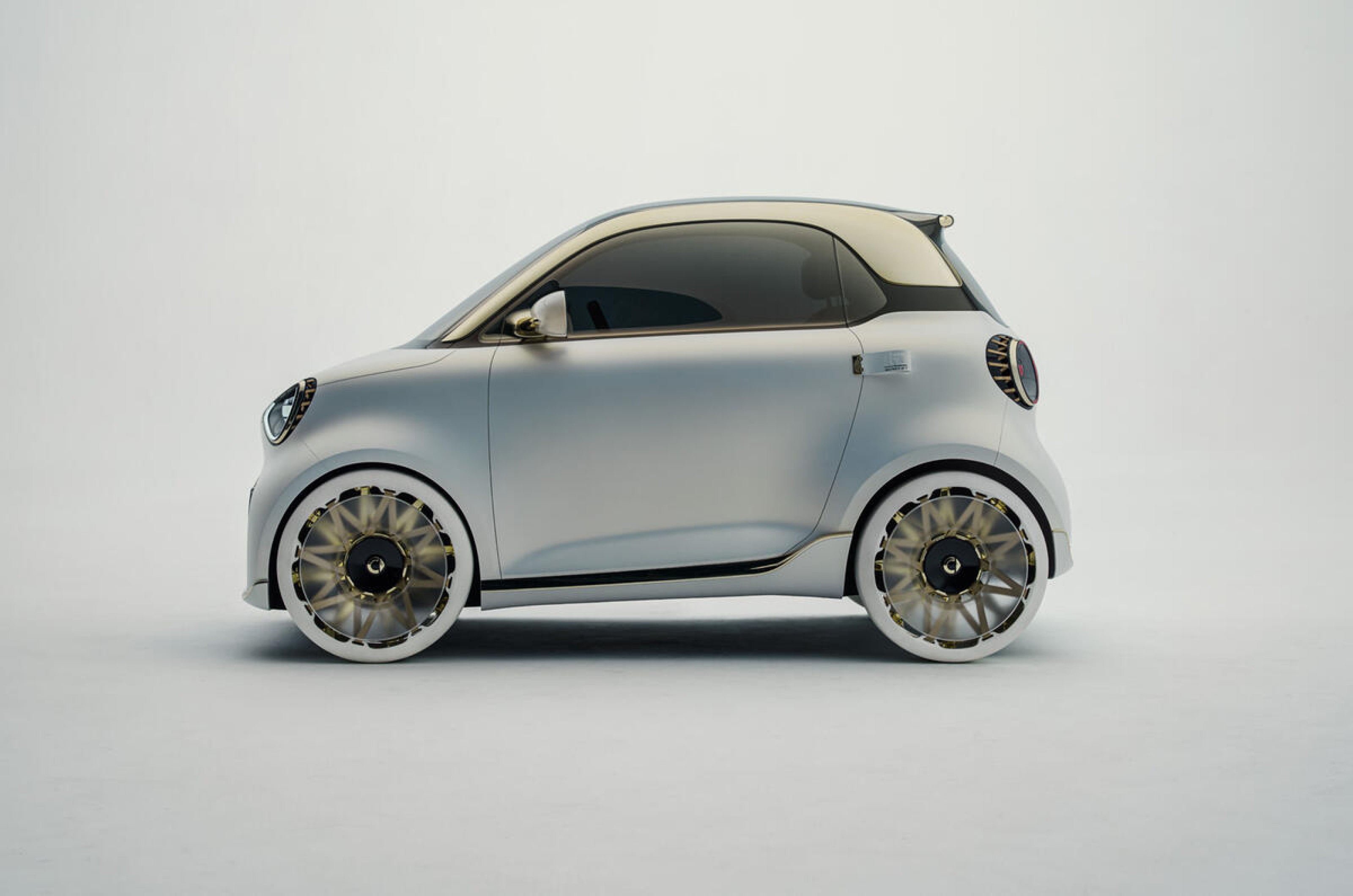 The Smart Fortwo returns! Premium electric city car gets 186-mile range