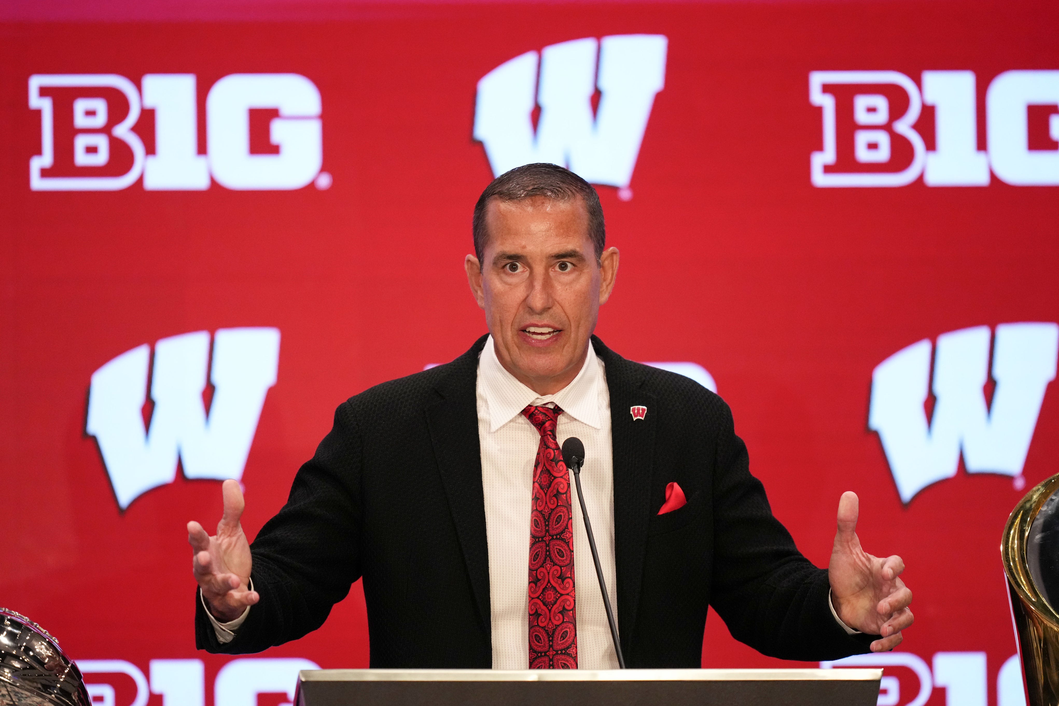 Wisconsin football earns top 25 recruiting ranking in 2027 Rivals300