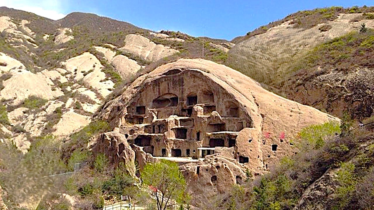 The ancient cave city in China no one can fully explain