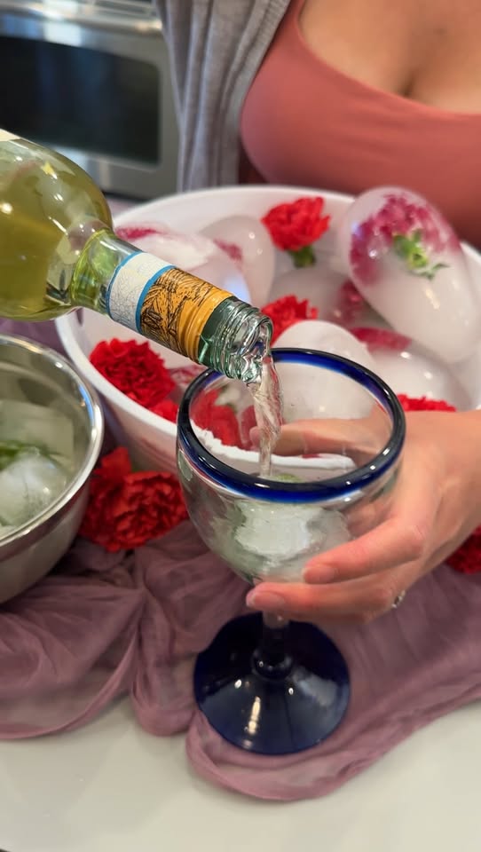 DIY party ice display with flowers and balloons idea