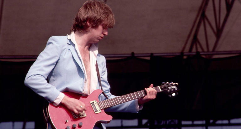5 easy open-position alternate chord voicings that will give you extra ...