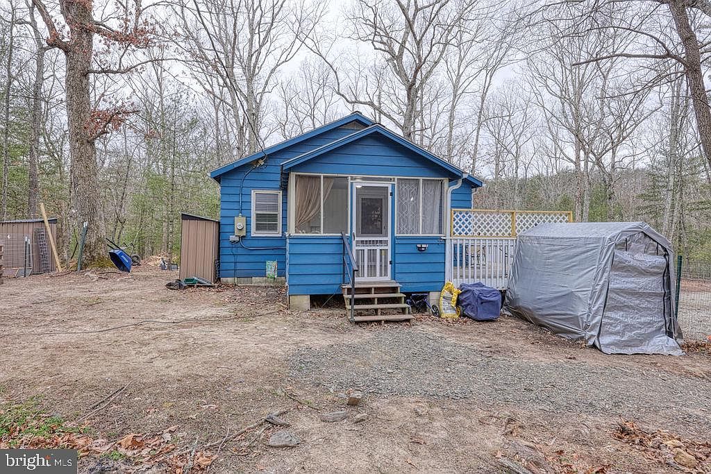 Charming 1977 cottage retreat in Fort Valley, Virginia with scenic ...