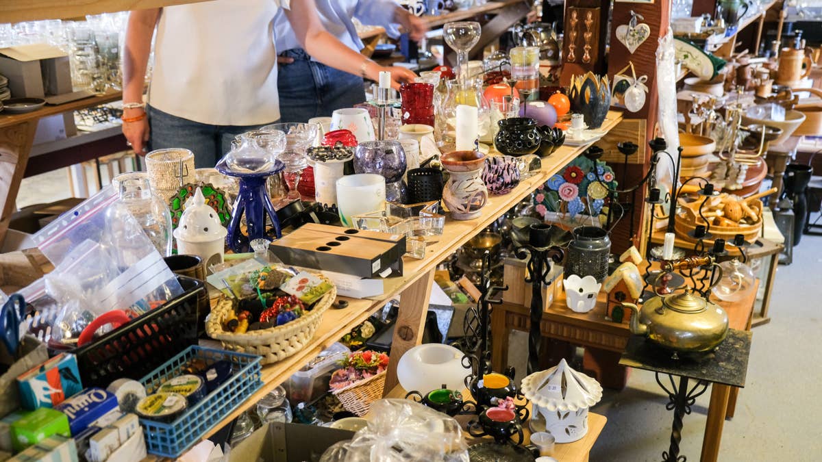 This DIYer upcycles the 'ugliest' things in the thrift store and gives ...
