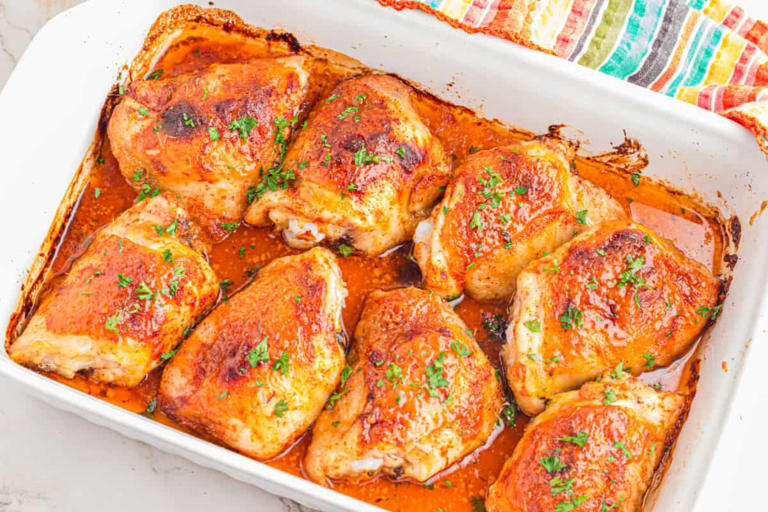 Easy honey mustard chicken thighs (juicy & flavorful)