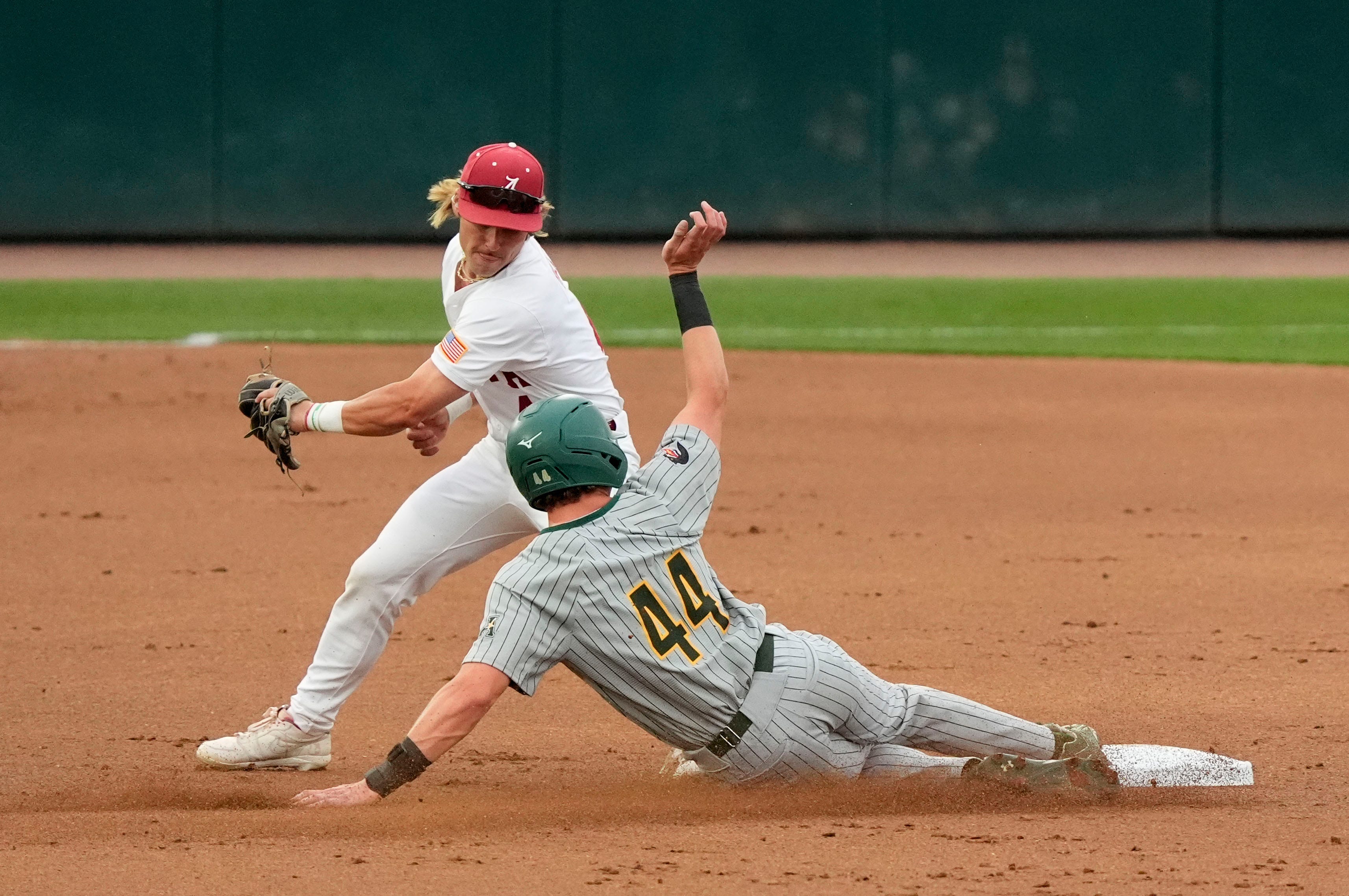 Vanderbilt vs Alabama baseball game delayed by umpire injury