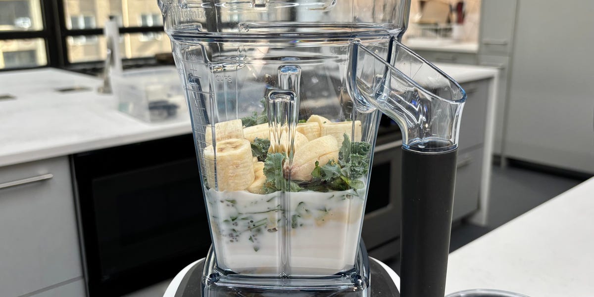 Yes, there is a right way to add ingredients to your smoothie blender