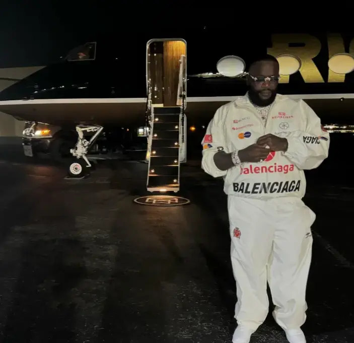 Ramp agent spots Rick Ross' $35,000,000 Gulfstream private jet touching ...