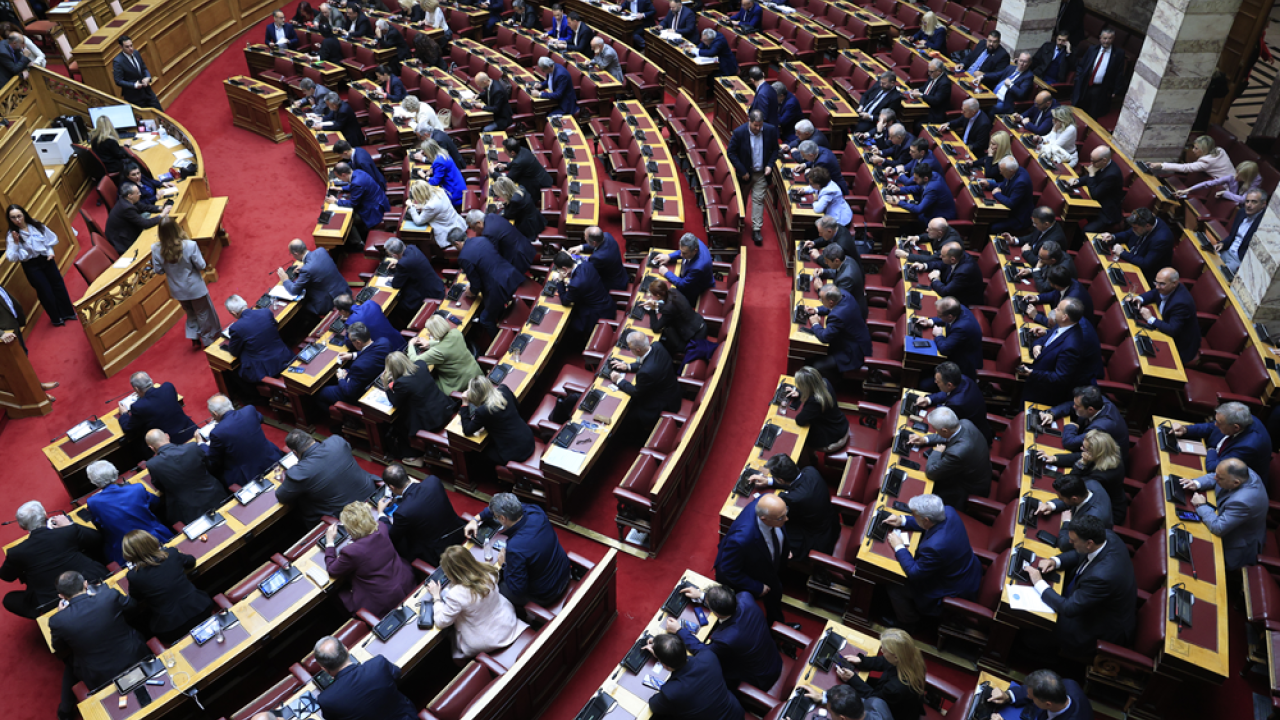 Με το βλέμμα στην προανακριτική η αντιπολίτευση