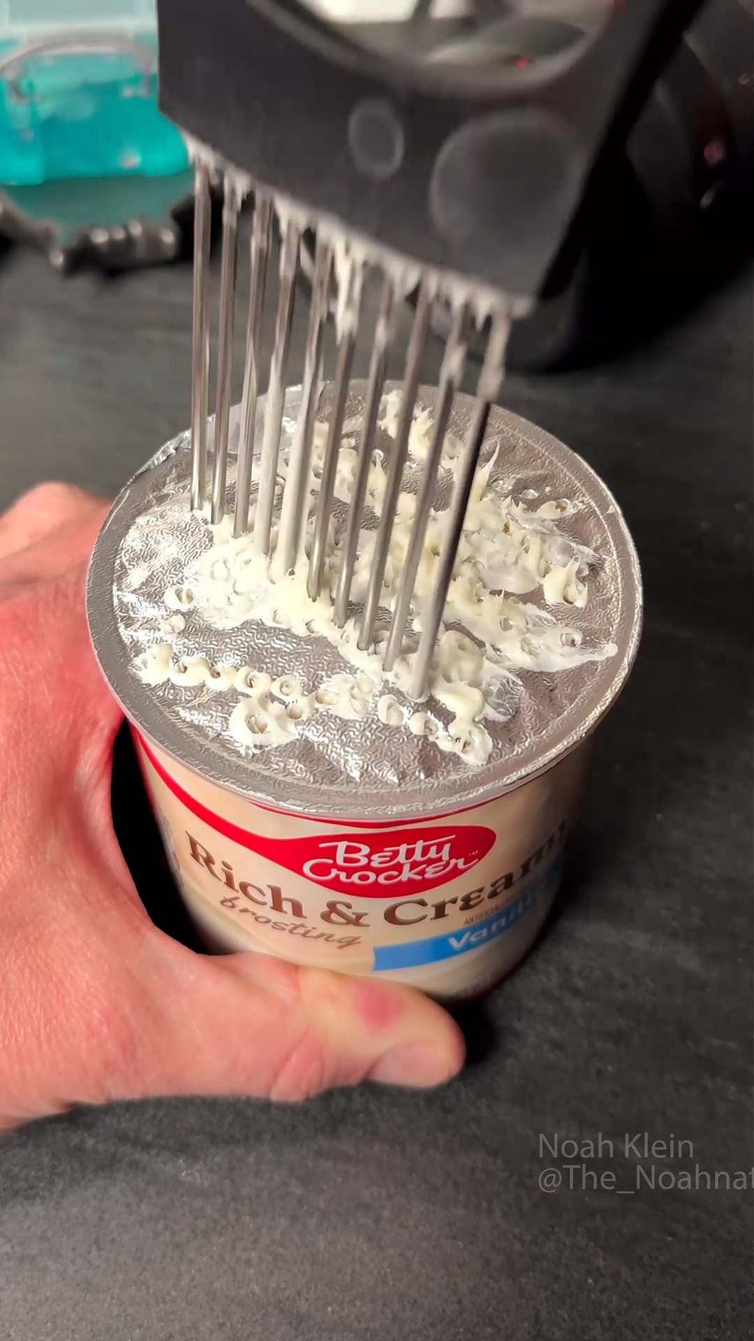 Satisfying icing decorating life hack