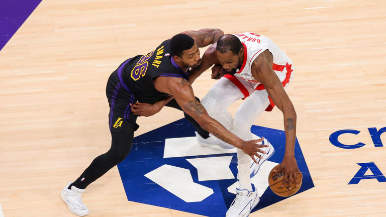 Lakers work to claim game 2