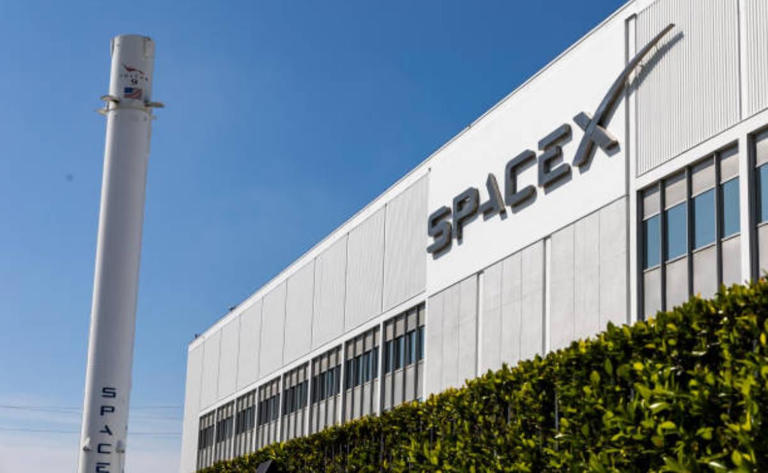 Anthropic usará centro de datos de SpaceX; duplicará límites de Claude ...