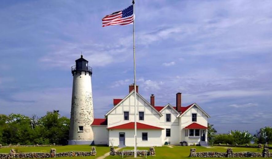 Americas First National Lakeshore in Michigan Still Flies Under the ...