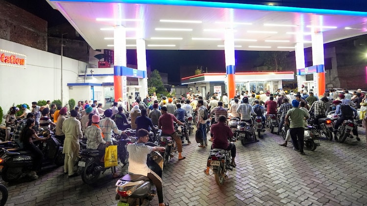 Petrol, diesel prices may rise Rs 25–28 per litre after state elections ...