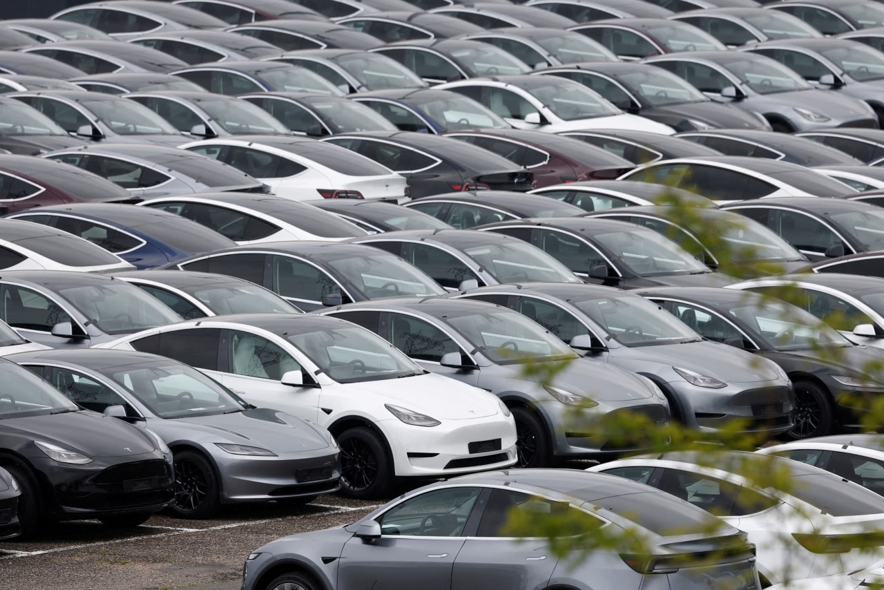 Tesla surprises Wall Street with better profits, $1.4 billion in free ...