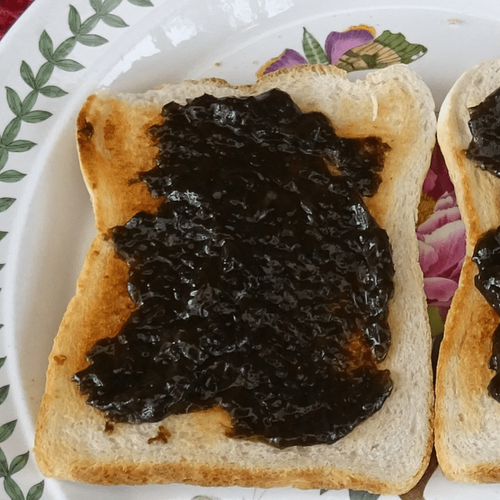 45 common UK meals that make tourists question British taste buds