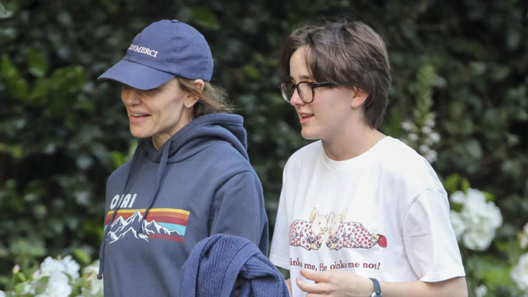 Jennifer Garner shares sweet mother-child moment with Fin Affleck after ...