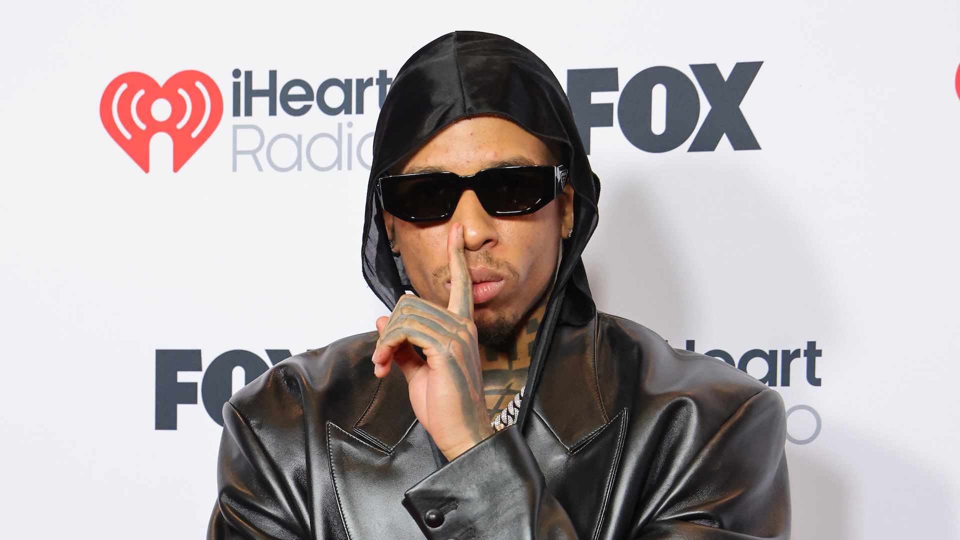 NLE Choppa and fiancée surrounded by women at club, rapper says they ...