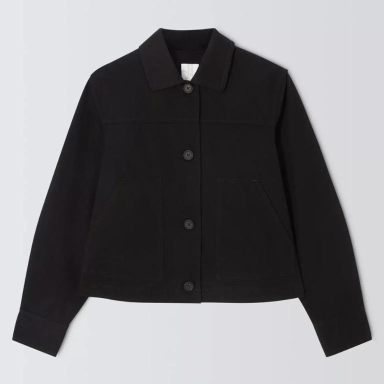 Anne Hathaway demonstrates the ideal spring jacket to wear with wide ...