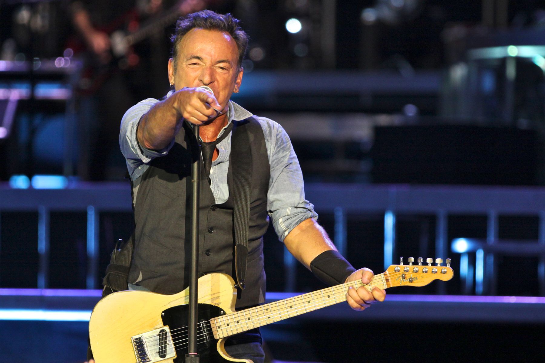 Bruce Springsteen launches anti-Trump festival ahead of midterm elections