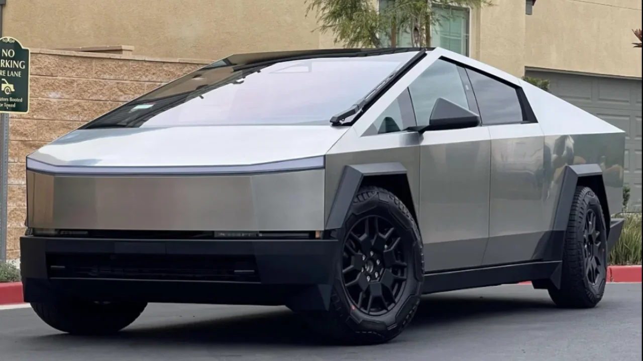 Nashville Lyft driver drove 100,000 miles in his Tesla Cybertruck in a ...