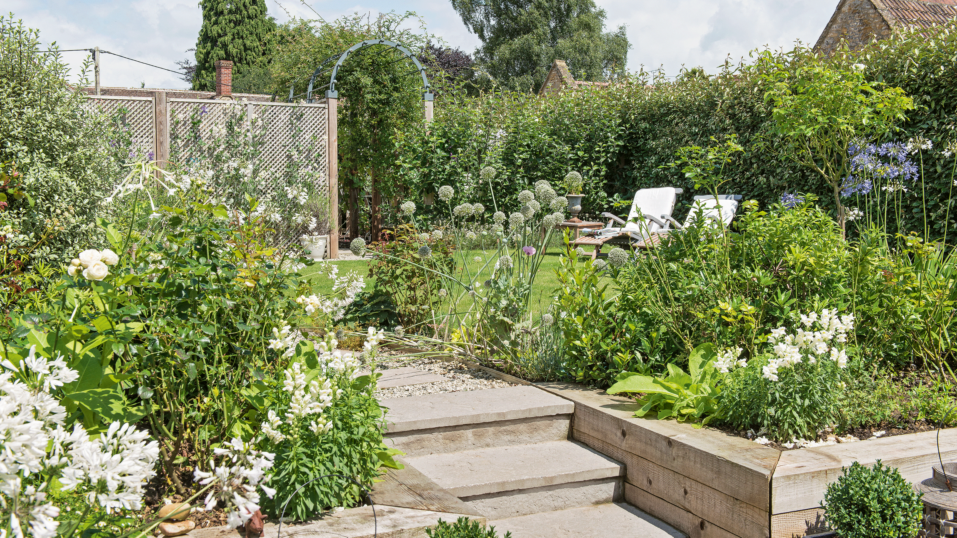 Beautiful cottage garden ideas to create a charming and organic outdoor ...