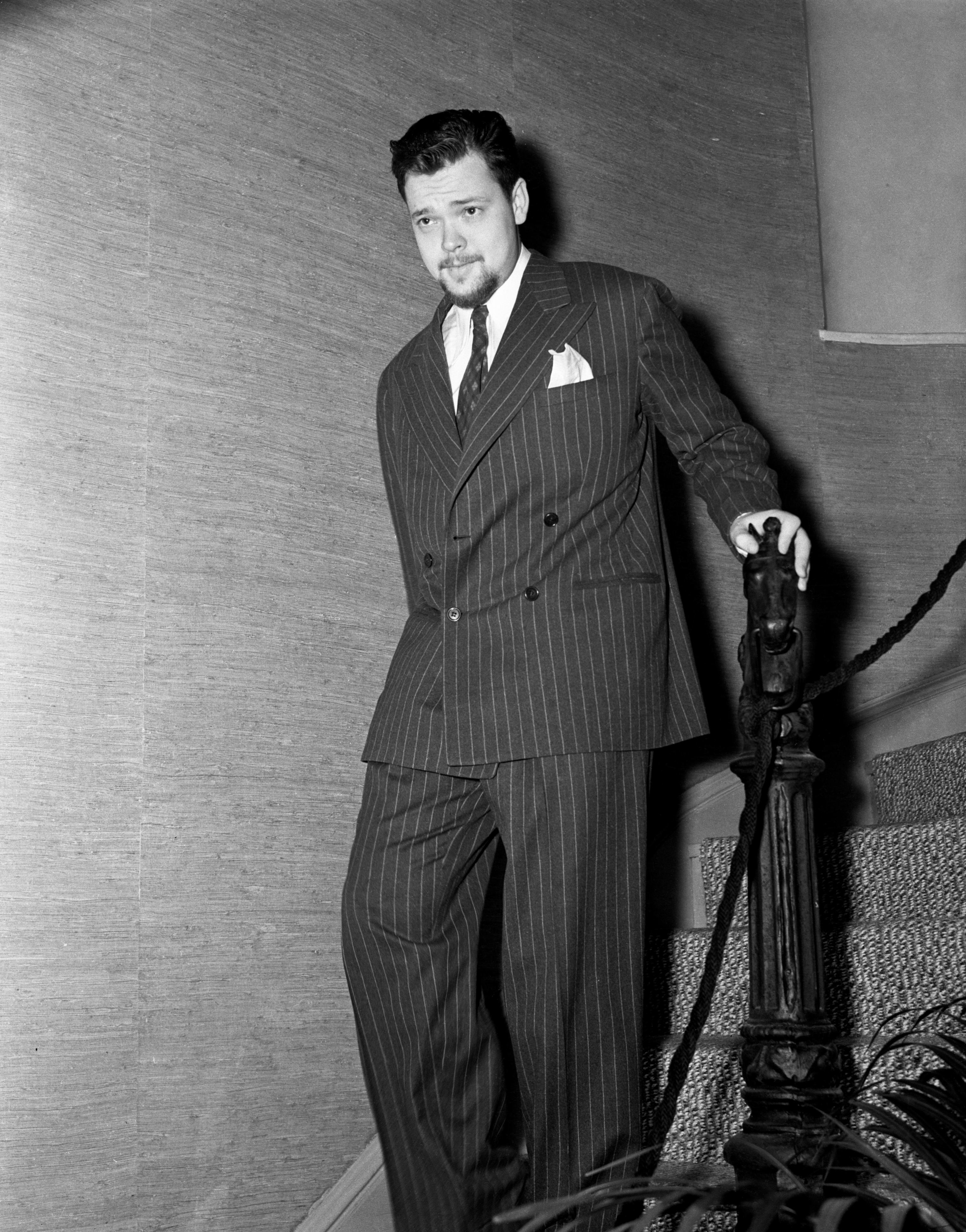 Orson Welles at home: 10 photos of the director behind the scenes