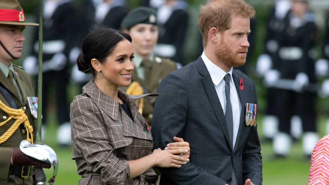 Meghan Markle gives 'death stare' to staff member in viral clip