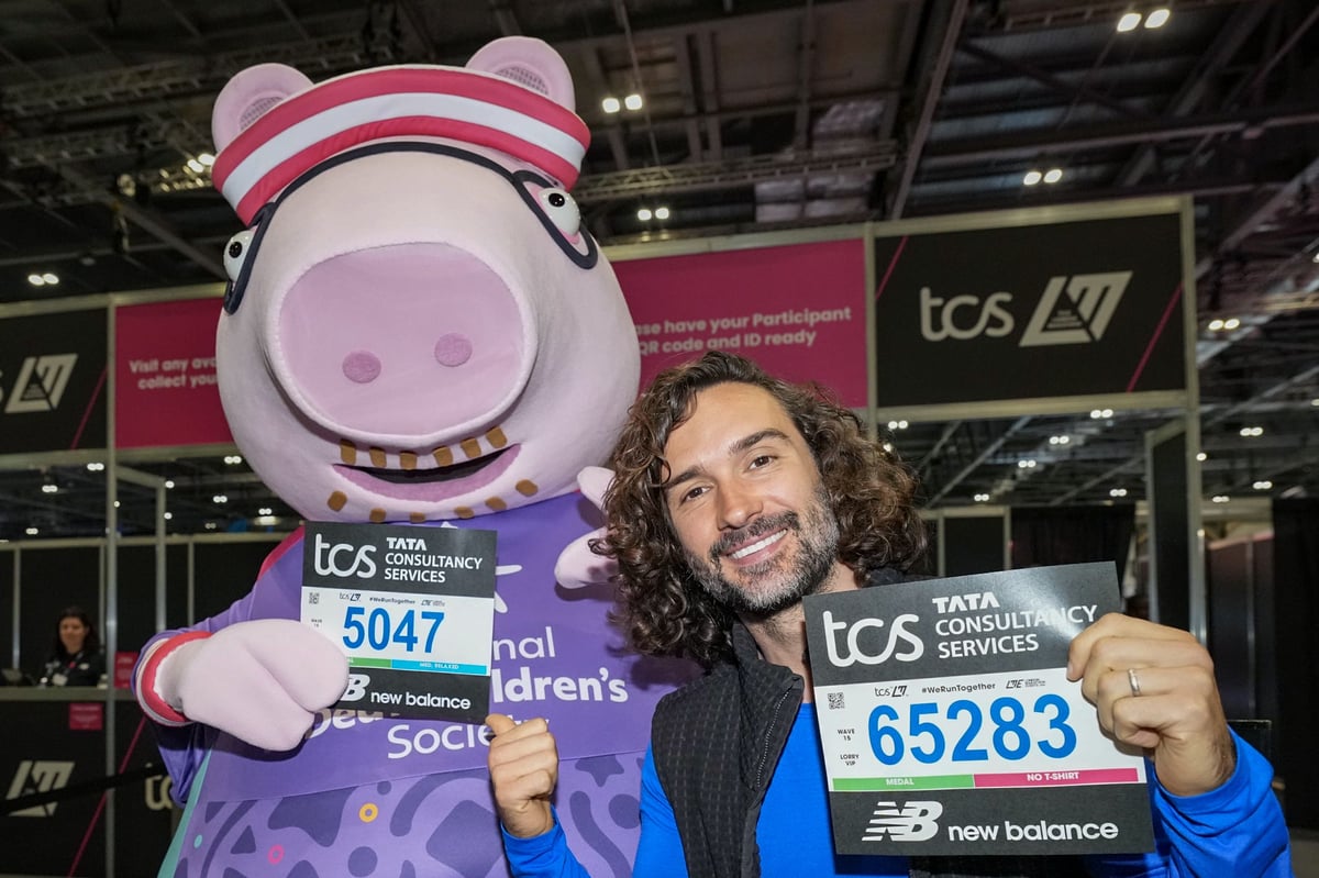 Daddy Pig and coach Joe Wicks on their marks to collect London Marathon ...