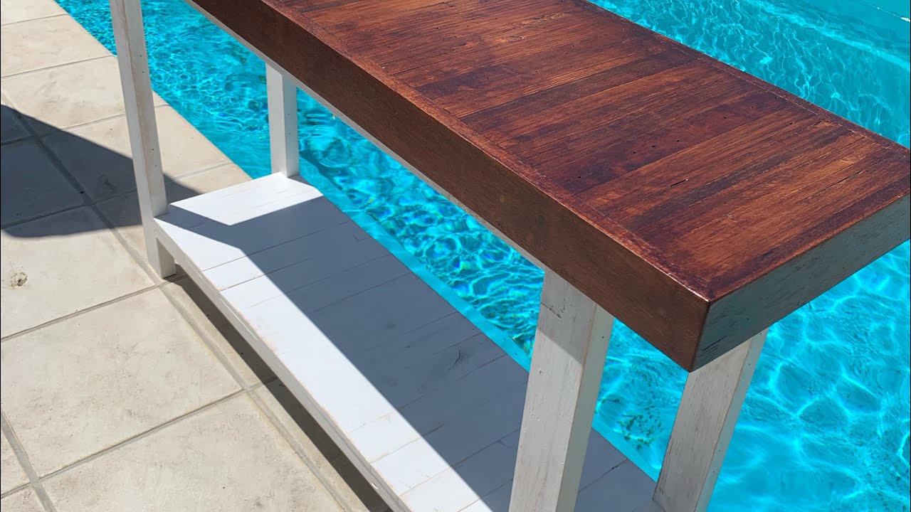 Create your own rustic hallway table with pallets