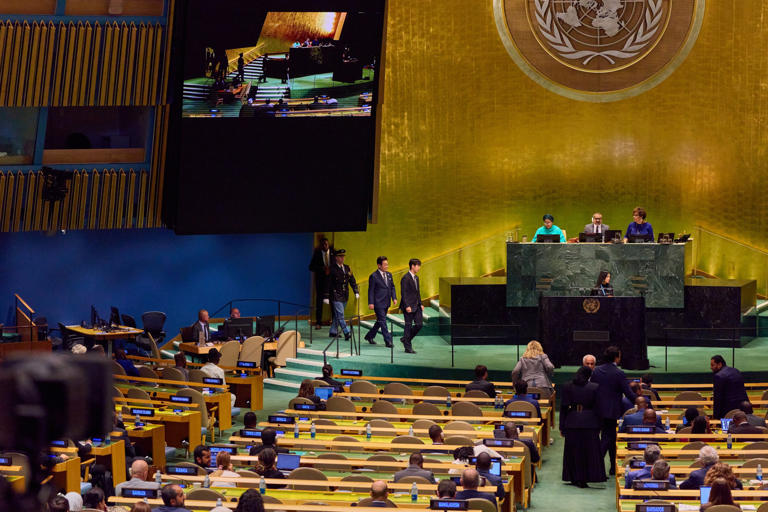 25 rights groups praise Lee's UN human rights stance