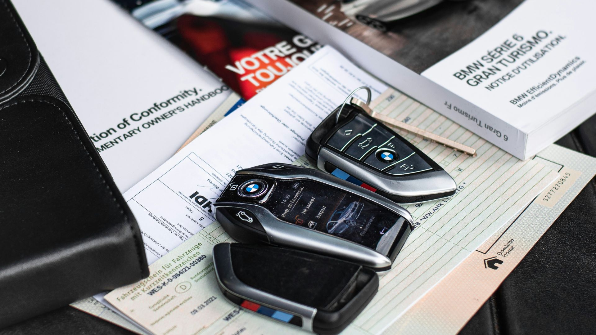 20 hidden features in new cars most drivers don’t know about